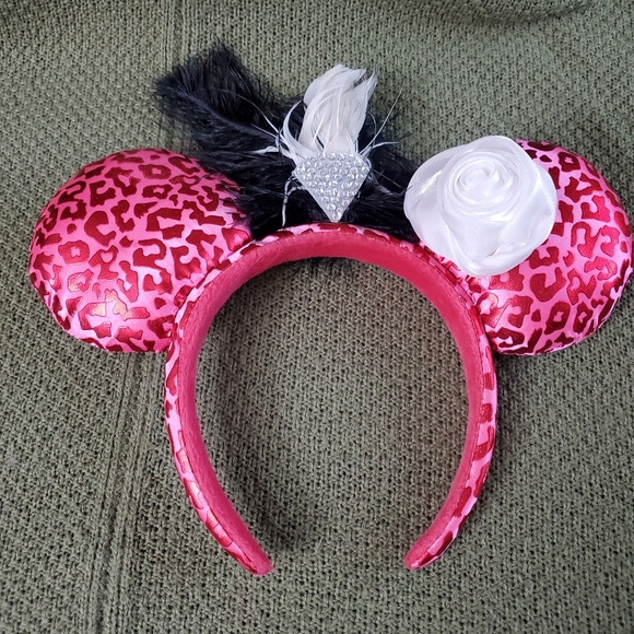 Disney | Accessories | Disney Parks Pink Cheetah Flapper Feather Rose ...